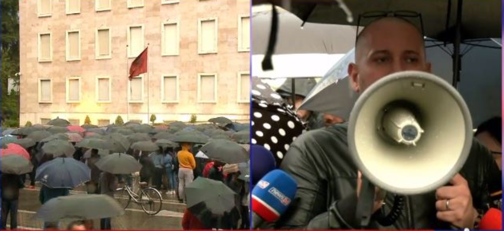 Protesta për çmimet, aktori Florian Binaj: Artistët të mblidhen këtu ... Protesta për çmimet, aktori Florian Binaj: Artistët të mblidhen këtu ...
